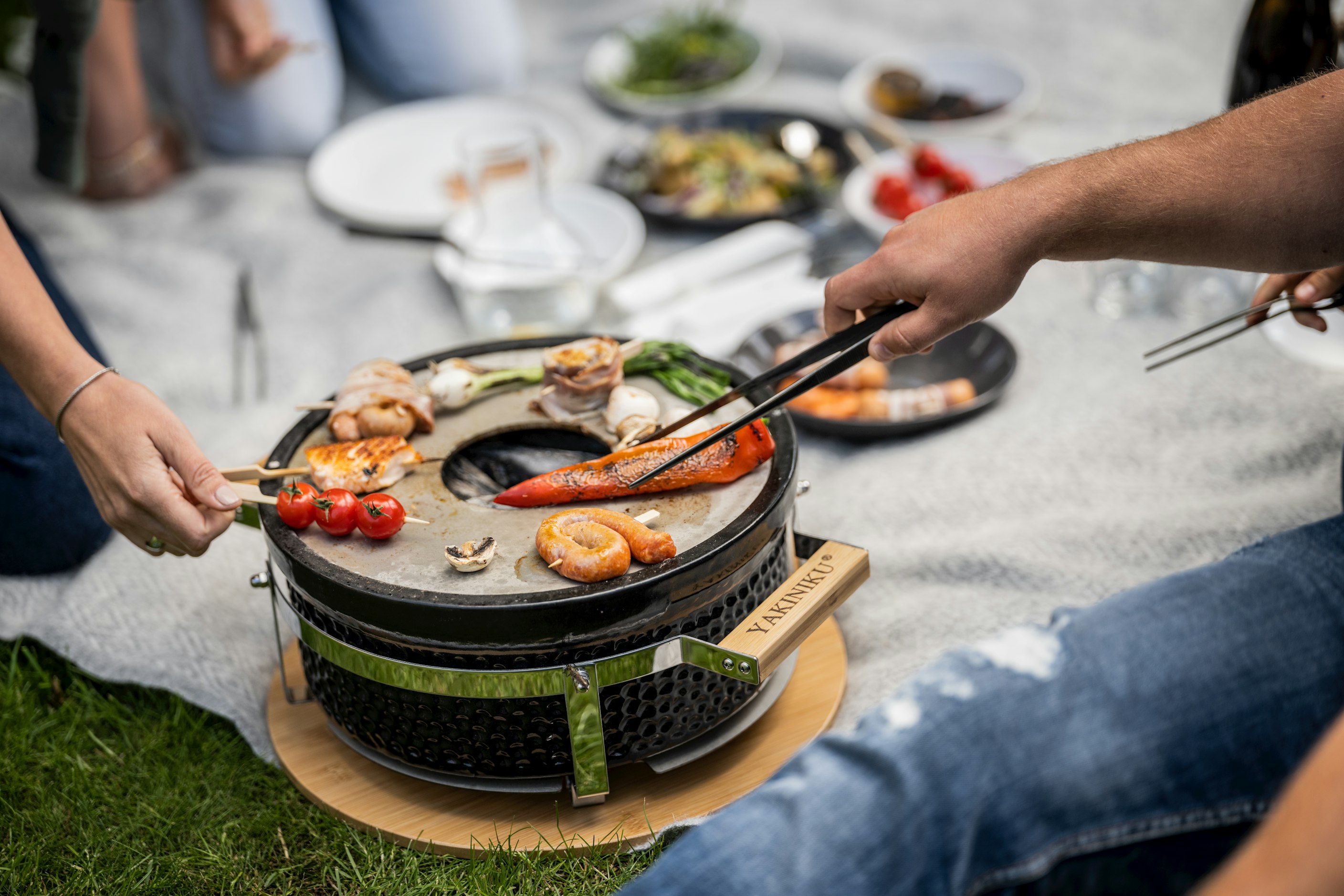 Yakiniku Kamado Keramikgrill LARGE Set inkl. Gestell+Rollen+Seitentische
